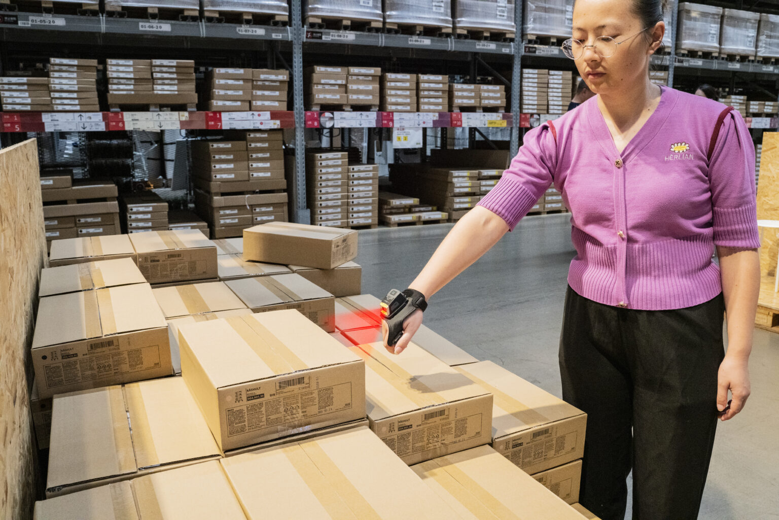 Best Wearable Scanners for Hands-Free Picking in E-Commerce Fulfillment ...